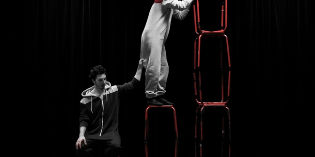 "Bankal", duo de cirque aux Jardins de Brocéliande | Kidiklik